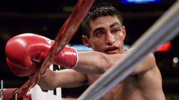 Boxer Erik Morales banned for two years for failed drug test - BBC Sport