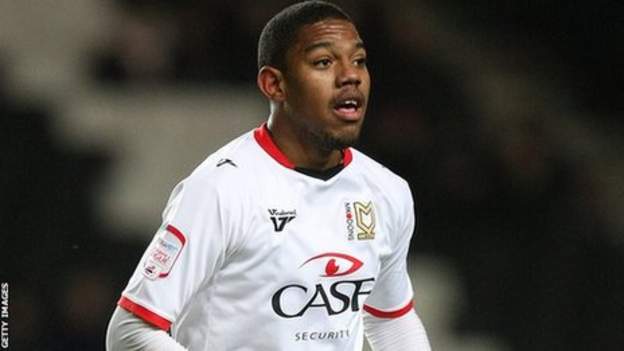 Angelo Balanta joins Yeovil Town from QPR on loan - BBC Sport