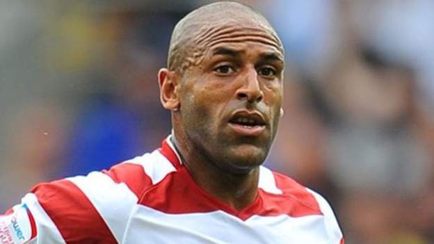 Rochdale: Luton defender Wayne Thomas joins on loan - BBC Sport