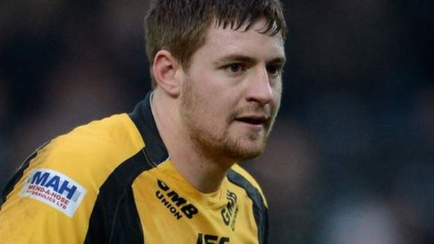 Salford & Castleford swap Ryan Boyle & Jacob Emmitt - BBC Sport