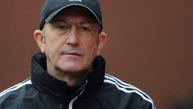 Stoke City boss Tony Pulis calls for fans to get behind team - BBC Sport