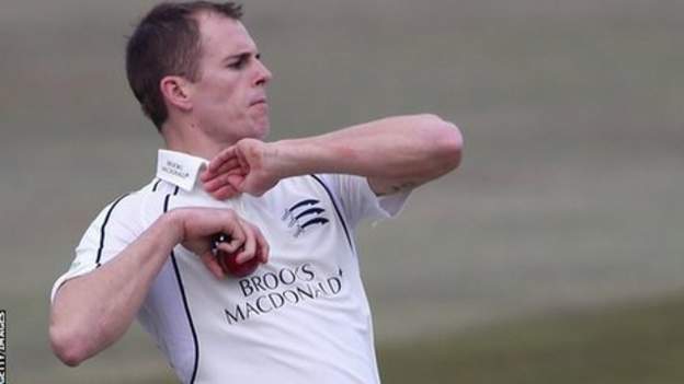 Notts v Middlesex: Neil Dexter charge held up by tail - BBC Sport