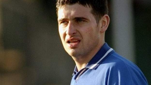 Paul Ware: Ex-Stoke & Stockport midfielder dies aged 42 - BBC Sport