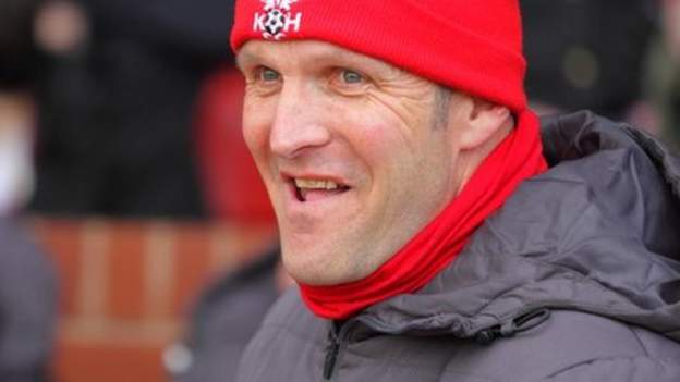 Kidderminster Harriers boss Steve Burr wants Aggborough 'rocking' - BBC ...