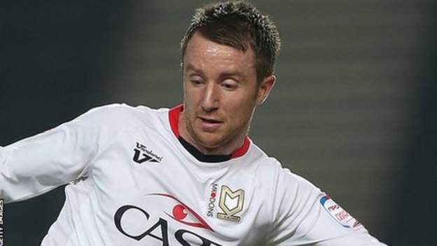MK Dons: Dean Bowditch & Shaun Williams extend deals - BBC Sport