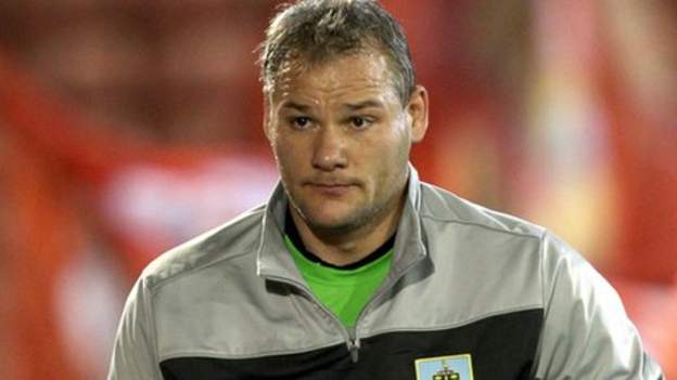 Brian Jensen leaves Burnley after 10 years with the club - BBC Sport