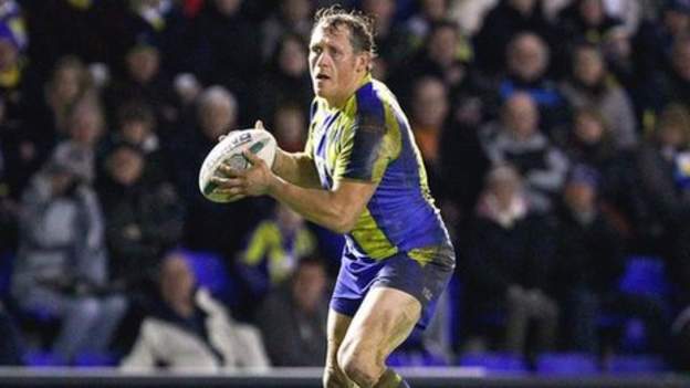 Super League: Warrington Wolves 68-10 Salford City Reds - BBC Sport