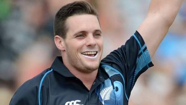 Mitchell McClenaghan joins Lancashire for Twenty20 campaign - BBC Sport