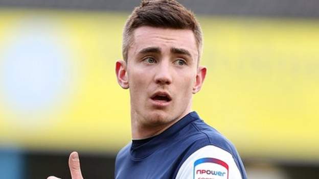 Matthew Lund: Rochdale sign former Stoke City midfielder - BBC Sport