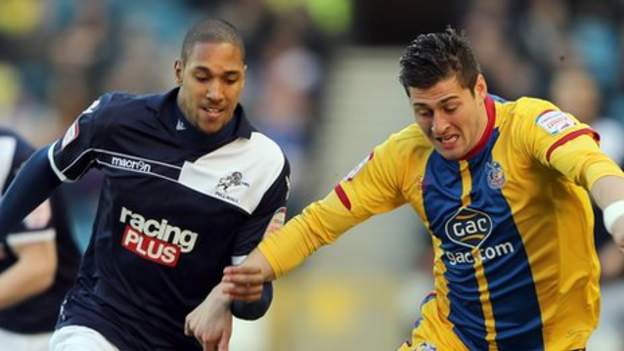 Shaun Batt: Leyton Orient sign former Millwall forward - BBC Sport