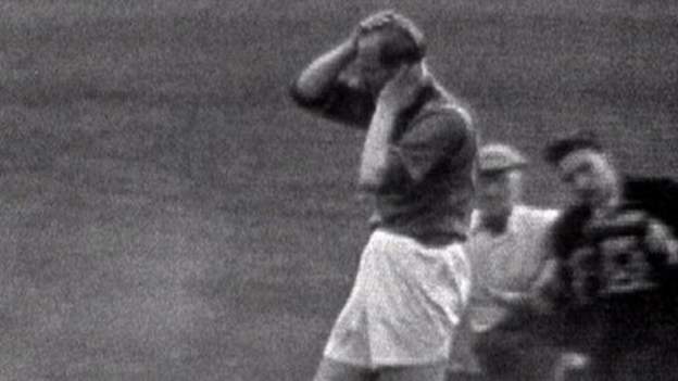 Manchester City's Bert Trautmann breaks neck in 1956 FA Cup final - BBC ...