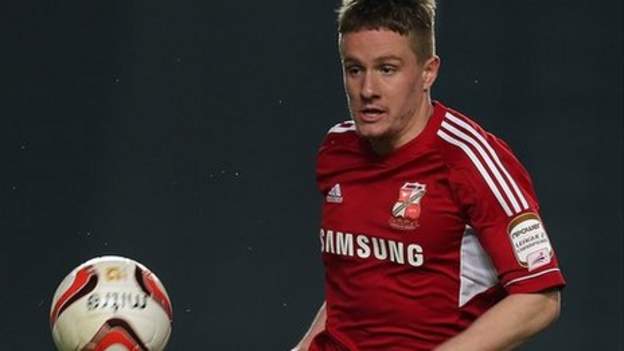 Simon Ferry: Portsmouth sign former Swindon midfielder - BBC Sport