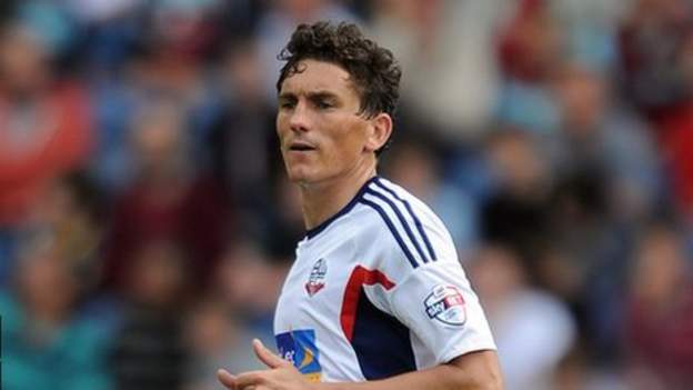 Keith Andrews: Brighton sign Bolton midfielder on loan - BBC Sport