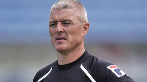 Carlisle United: Graham Kavanagh wants to be manager - BBC Sport