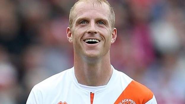 Blackpool: Neal Bishop content with versatile role for leaders - BBC Sport