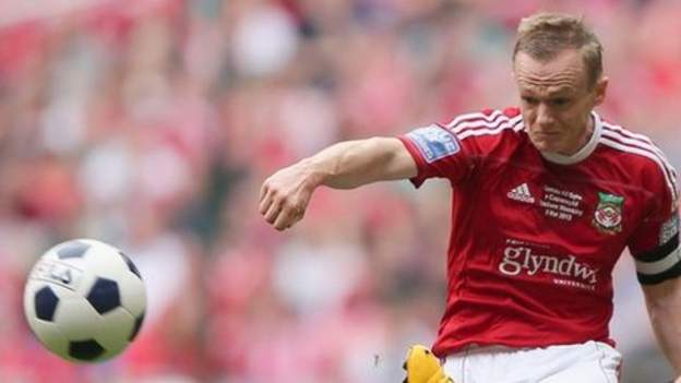 Wrexham's Dean Keates still 'a couple of weeks' from return - BBC Sport