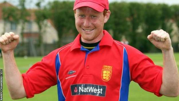 Andrew Dewhurst wins Jersey player of the year award - BBC Sport