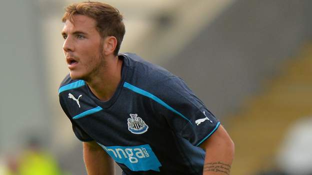 Dan Gosling: Blackpool sign Newcastle midfielder on loan - BBC Sport