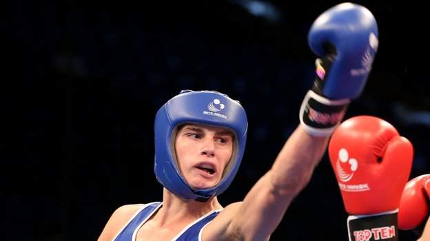 Belfast lightweight Sean McCombs wins World Championship opener - BBC Sport