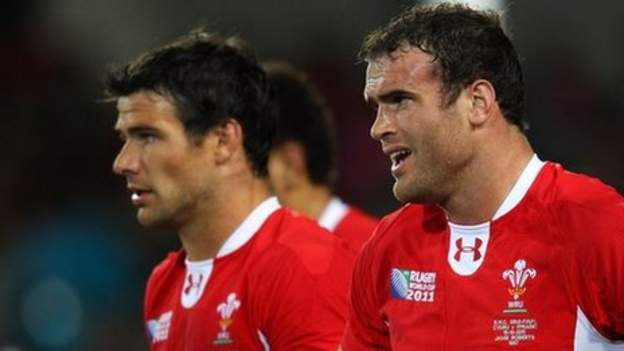 Wales tactics vulnerable to injuries, says Gareth Llewellyn - BBC Sport