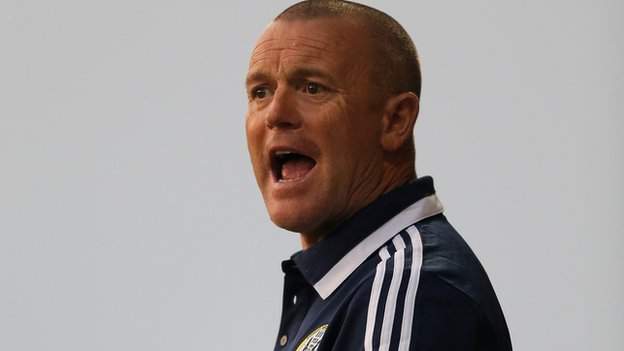 Leeds United name Dave Hockaday as head coach - BBC Sport