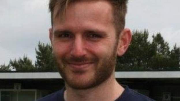 Goalkeeper Chris Sanna scores in Colwyn Bay victory - BBC Sport