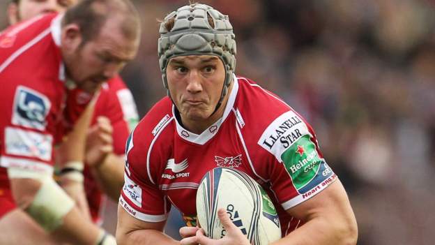 Scarlet Jonathan Davies wanted Clermont Auvergne 'challenge' - BBC Sport