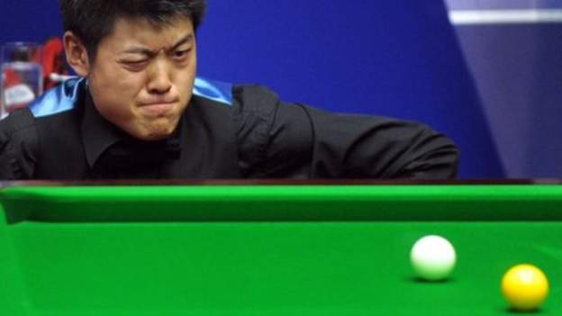 UK Snooker Championship 2013: Liang Wenbo misses out on 147 - BBC Sport
