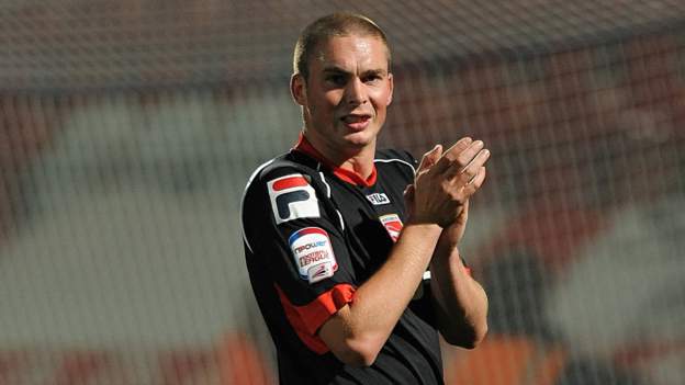 Southport: Richard Brodie extends loan spell from Gateshead - BBC Sport