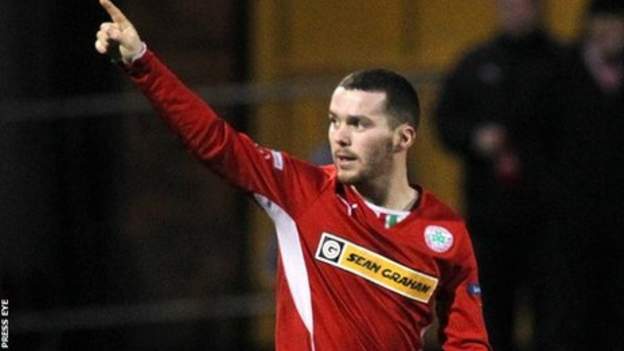 Cliftonville winger Donnelly secures monthly player award - BBC Sport