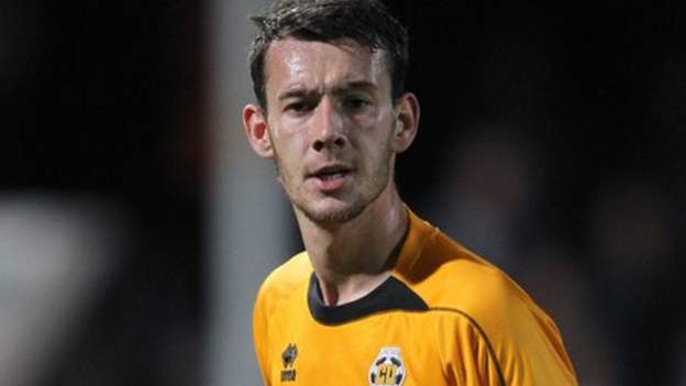 Rory McAuley: Dartford sign Cambridge United defender - BBC Sport