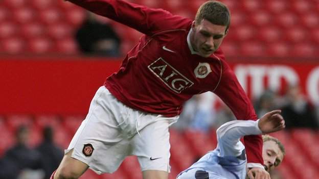 Transfer Window: Barrow sign Phil Marsh and Liam Willis on loan - BBC Sport