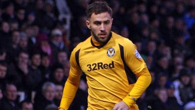 Midfielder Robbie Willmott signs new Newport County contract - BBC Sport
