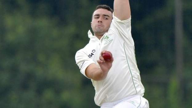 Ireland contracts for pace duo Stuart Thompson and Craig Young - BBC Sport