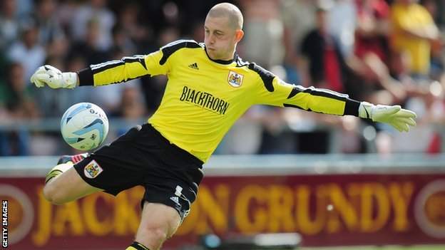 Frank Fielding: Bristol City keeper 'supportive' of Steve Cotterill ...