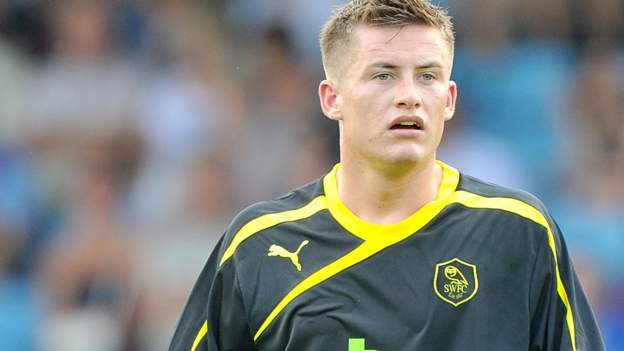 Portsmouth: Rhys McCabe joins as Toumani Diagouraga stays - BBC Sport