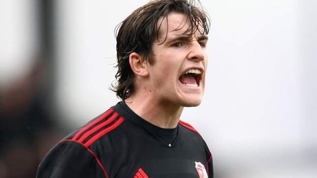 Luton Town sign up non-league winger Luke Rooney - BBC Sport