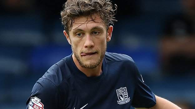 Southend United extend Ben Coker's contract - BBC Sport