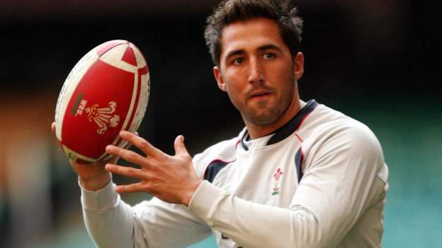 Gavin Henson named in Wales Probables squad for trial - BBC Sport