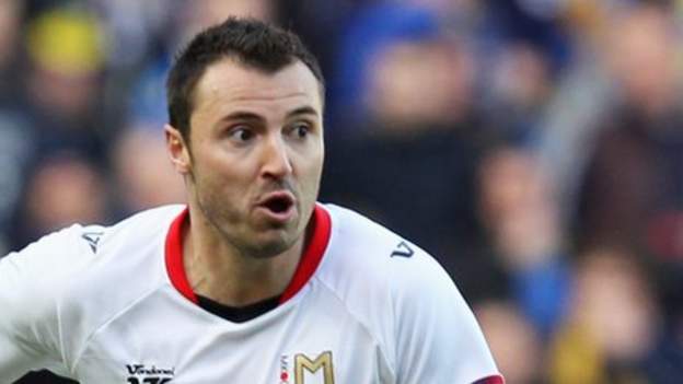 Antony Kay: MK Dons defender signs one-year contract - BBC Sport