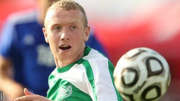 Ballinamallard sign Derry midfielder Raymond Foy on loan - BBC Sport