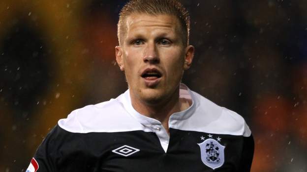 Keith Southern: Fleetwood Town sign experienced midfielder - BBC Sport