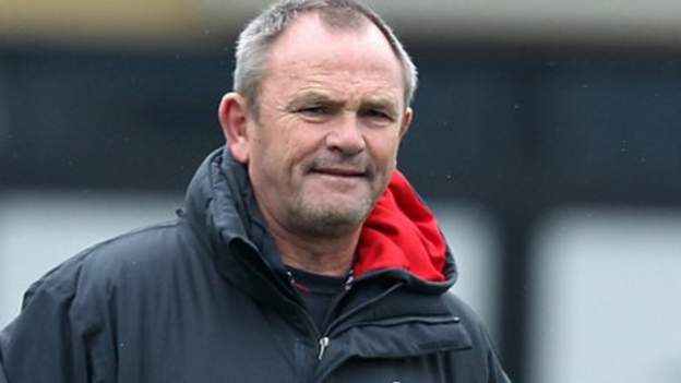 Mark Anscombe's son describes Ulster Rugby chiefs as 'clowns' - BBC Sport
