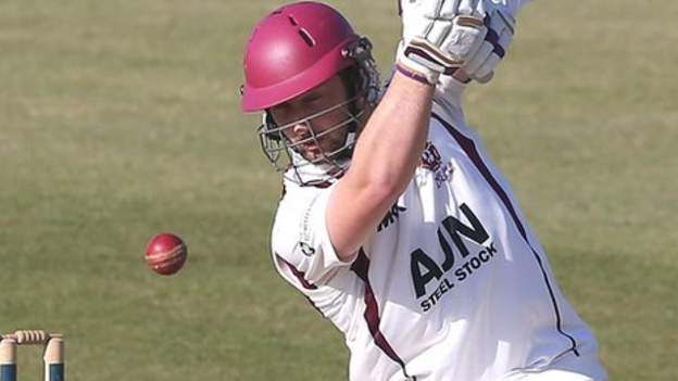 Middlesex v Northants: Steven Crook century boosts visitors - BBC Sport