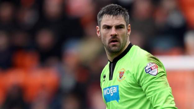 Matt Gilks: Burnley sign goalkeeper from Blackpool - BBC Sport