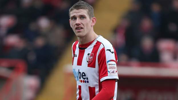 Scot Bennett wants role as Exeter City centre-back - BBC Sport