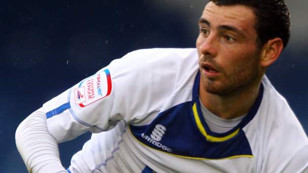 David Worrall: Southend United sign ex-Rotherham United winger - BBC Sport