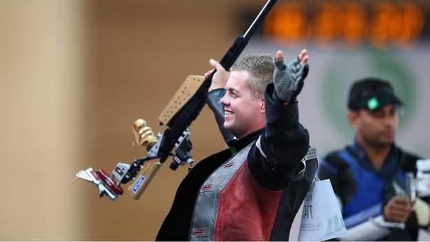 Glasgow 2014: David Luckman wins second Queen's Prize gold - BBC Sport