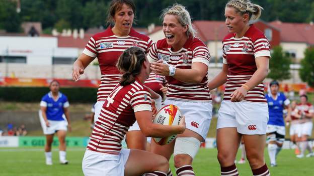 Women's Rugby World Cup: England crush Samoa 65-3 - BBC Sport
