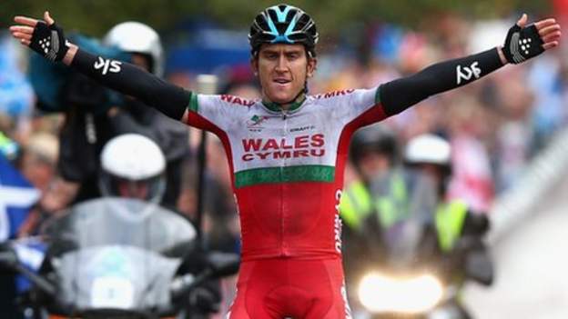 Glasgow 2014: Geraint Thomas wins gold in men's road race - BBC Sport